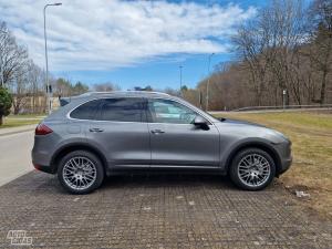 Porsche Cayenne 2011 in Vilnius, with an engine capacity of 4.80 L and mileage of 370 thousand km for 10250 €, photo 5 on AUTOMOTO.COM.LV
