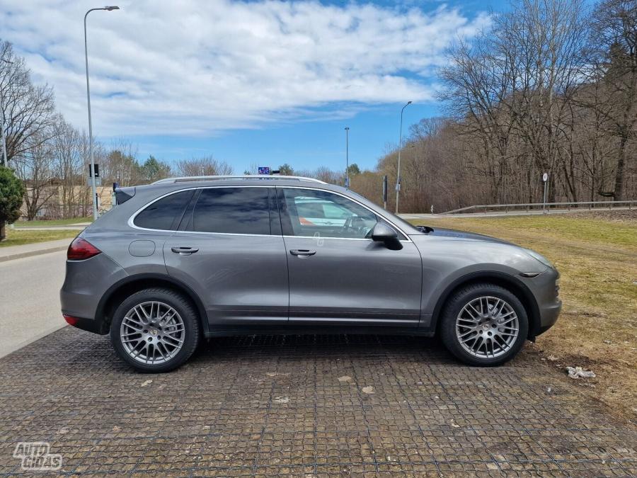 Porsche Cayenne 2011 in Vilnius, with an engine capacity of 4.80 L and mileage of 370 thousand km for 10250 €, photo 5 on AUTOMOTO.COM.LV