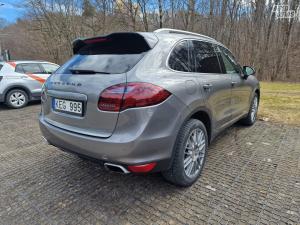 Porsche Cayenne 2011 in Vilnius, with an engine capacity of 4.80 L and mileage of 370 thousand km for 10250 €, photo 6 on AUTOMOTO.COM.LV
