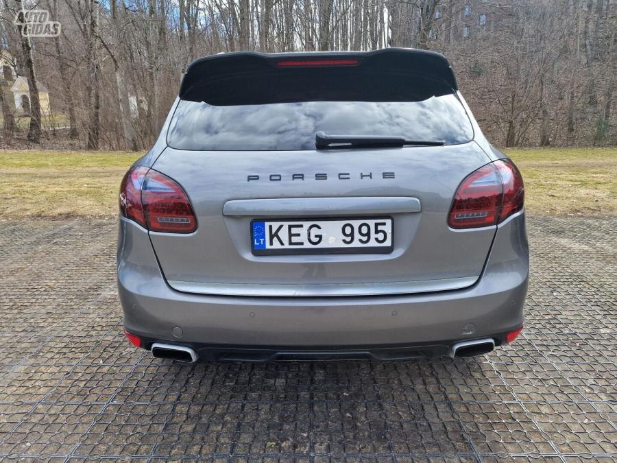 Porsche Cayenne 2011 in Vilnius, with an engine capacity of 4.80 L and mileage of 370 thousand km for 10250 €, photo 7 on AUTOMOTO.COM.LV
