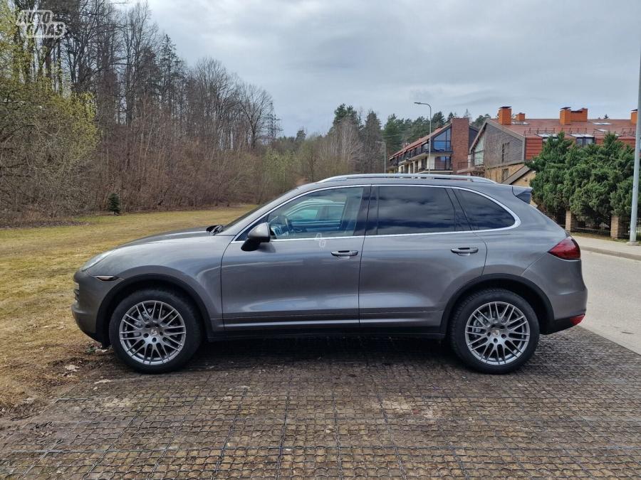Porsche Cayenne 2011 in Vilnius, with an engine capacity of 4.80 L and mileage of 370 thousand km for 10250 €, photo 9 on AUTOMOTO.COM.LV