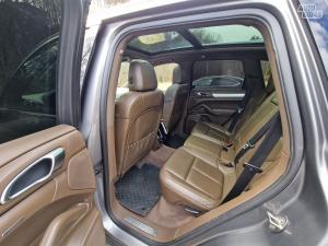 Porsche Cayenne 2011 in Vilnius, with an engine capacity of 4.80 L and mileage of 370 thousand km for 10250 €, photo 11 on AUTOMOTO.COM.LV