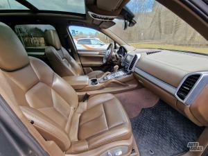 Porsche Cayenne 2011 in Vilnius, with an engine capacity of 4.80 L and mileage of 370 thousand km for 10250 €, photo 12 on AUTOMOTO.COM.LV