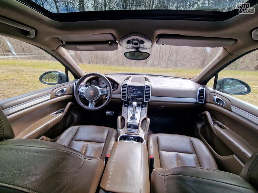 Porsche Cayenne 2011 in Vilnius, with an engine capacity of 4.80 L and mileage of 370 thousand km for 10250 €, photo 14 on AUTOMOTO.COM.LV