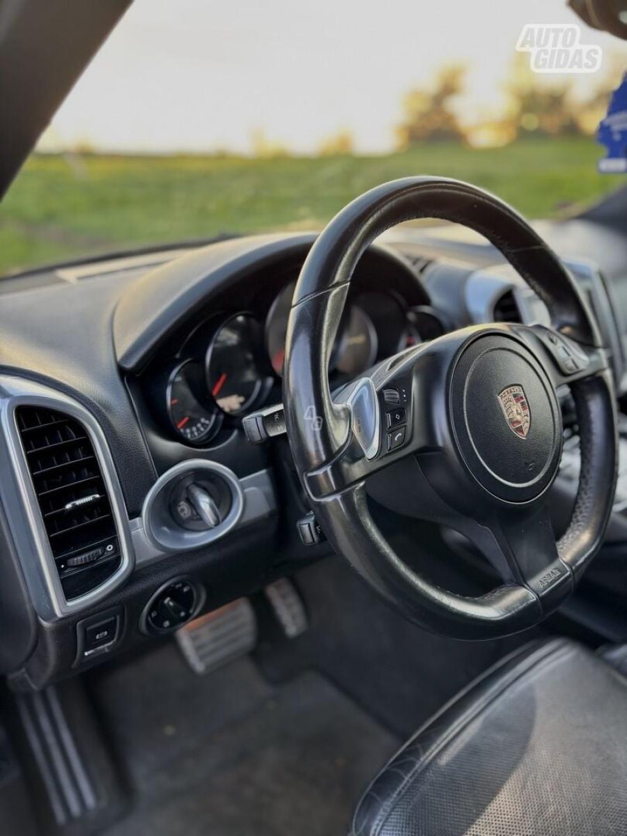 Porsche Cayenne 2011 Viļņa, ar dzinēja tilpumu 4.80 L un nobraukumu 220 tūkst. km par 11200 €, foto 16 vietnē AUTOMOTO.COM.LV