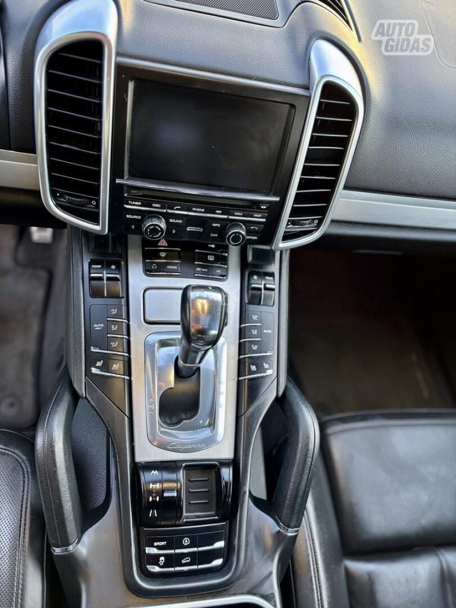 Porsche Cayenne 2011 Viļņa, ar dzinēja tilpumu 4.80 L un nobraukumu 220 tūkst. km par 11200 €, foto 17 vietnē AUTOMOTO.COM.LV