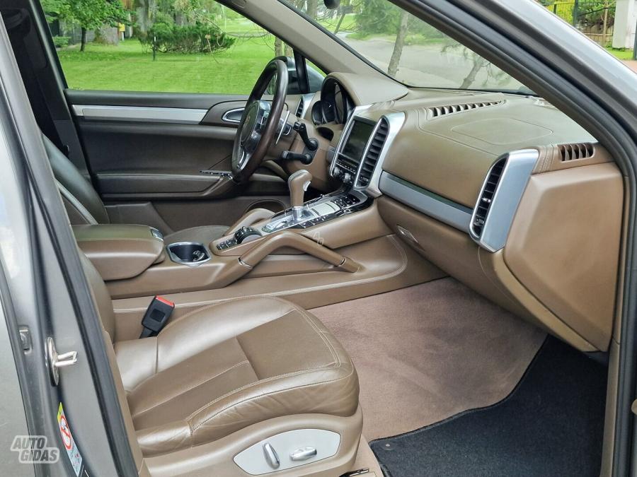 Porsche Cayenne 2011 Viļņa, ar dzinēja tilpumu 4.80 L un nobraukumu 370 tūkst. km par 9750 €, foto 11 vietnē AUTOMOTO.COM.LV