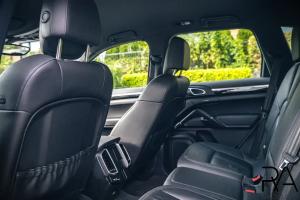 Porsche Cayenne 2011 in Riga, with an engine capacity of 3.00 L and mileage of 426 thousand km for 11990 €, photo 11 on AUTOMOTO.COM.LV