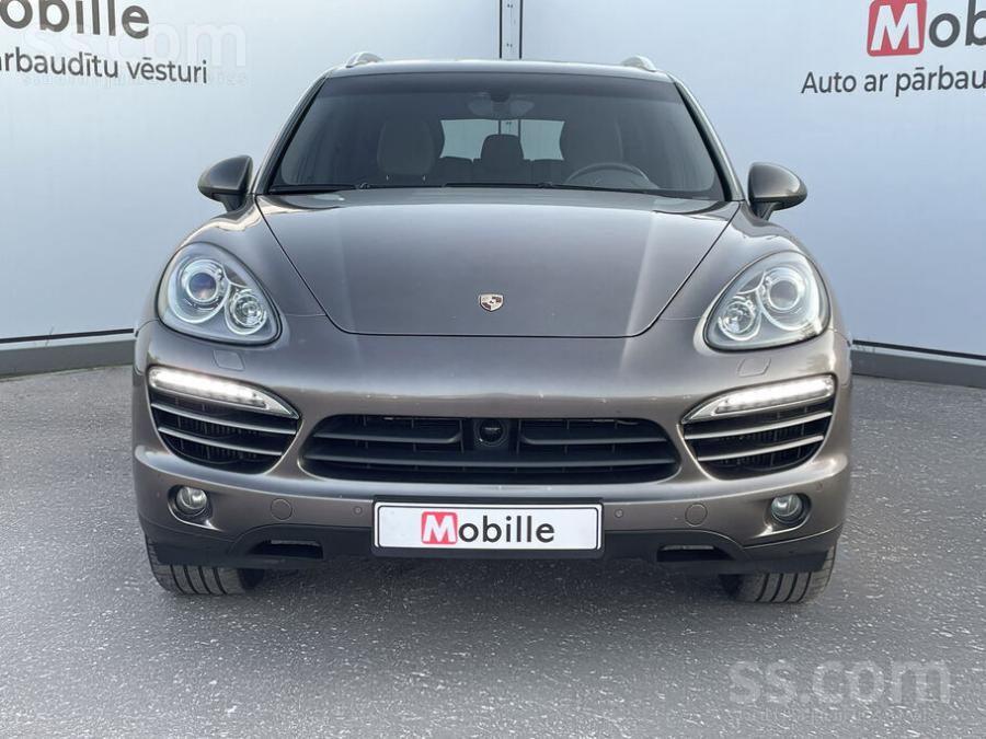 Porsche Cayenne 2012 in Riga, with an engine capacity of 3.00 L and mileage of 260 thousand km for 16900 €, photo 2 on AUTOMOTO.COM.LV