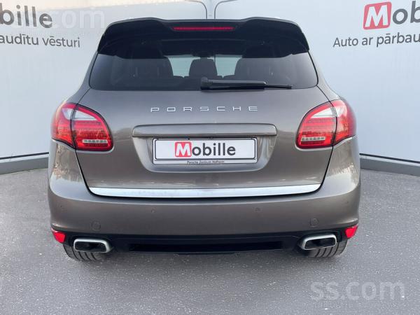 Porsche Cayenne 2012 in Riga, with an engine capacity of 3.00 L and mileage of 260 thousand km for 16900 €, photo 4 on AUTOMOTO.COM.LV