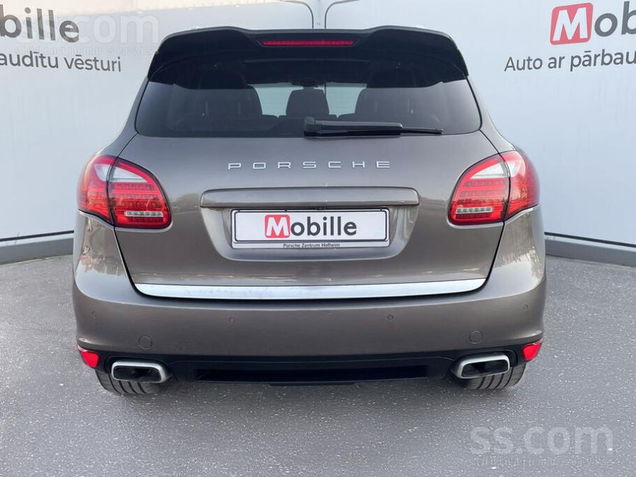Porsche Cayenne 2012 in Riga, with an engine capacity of 3.00 L and mileage of 260 thousand km for 16900 €, photo 4 on AUTOMOTO.COM.LV
