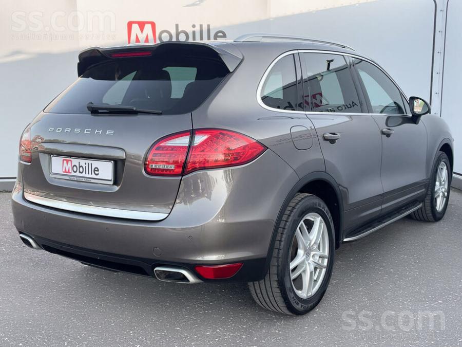 Porsche Cayenne 2012 in Riga, with an engine capacity of 3.00 L and mileage of 260 thousand km for 16900 €, photo 5 on AUTOMOTO.COM.LV