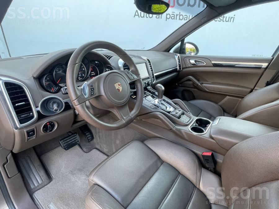 Porsche Cayenne 2012 in Riga, with an engine capacity of 3.00 L and mileage of 260 thousand km for 16900 €, photo 7 on AUTOMOTO.COM.LV