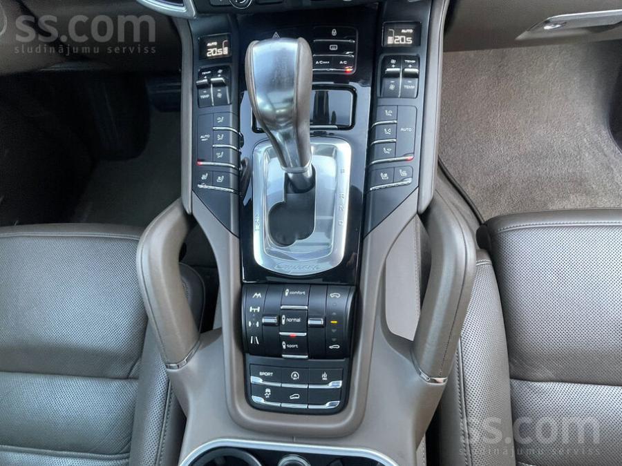 Porsche Cayenne 2012 in Riga, with an engine capacity of 3.00 L and mileage of 260 thousand km for 16900 €, photo 8 on AUTOMOTO.COM.LV