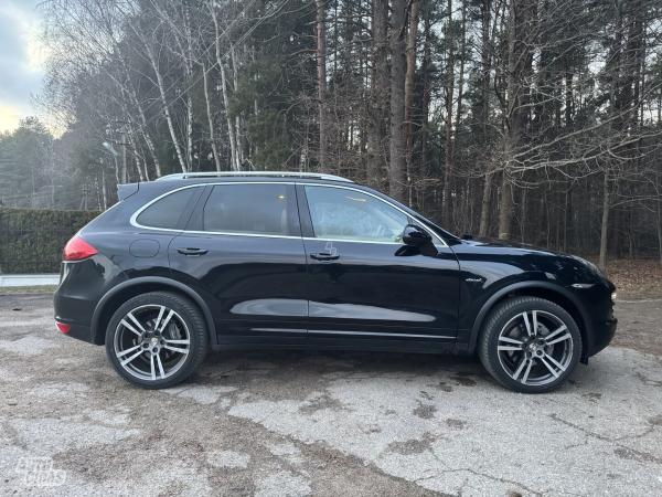 Porsche Cayenne 2012 in Mazeikiai, with an engine capacity of 3.00 L and mileage of 269 thousand km for 13900 €, photo 4 on AUTOMOTO.COM.LV