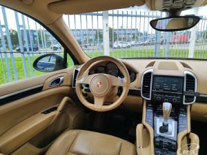 Porsche Cayenne 2012 in Klaipeda, with an engine capacity of 2.97 L and mileage of 272 thousand km for 13000 €, photo 5 on AUTOMOTO.COM.LV