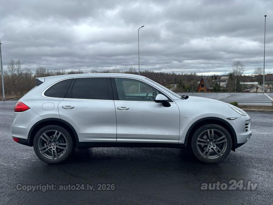 Porsche Cayenne 2013 in Narva, with an engine capacity of 3.00 L and mileage of 364 thousand km for 13900 €, photo 7 on AUTOMOTO.COM.LV
