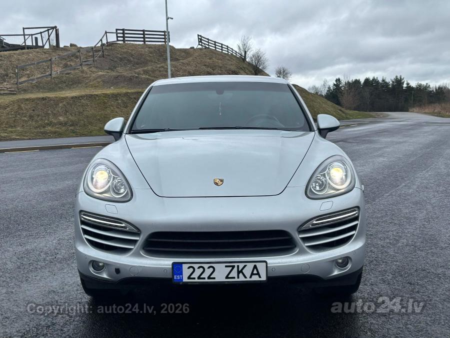 Porsche Cayenne 2013 in Narva, with an engine capacity of 3.00 L and mileage of 364 thousand km for 13900 €, photo 8 on AUTOMOTO.COM.LV