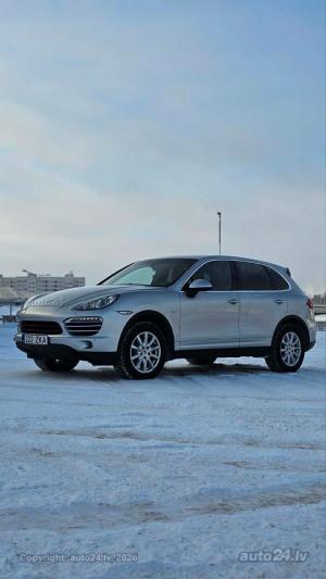 Porsche Cayenne 2013 in Narva, with an engine capacity of 3.00 L and mileage of 364 thousand km for 13900 €, photo 13 on AUTOMOTO.COM.LV
