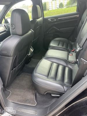 Porsche Cayenne 2013 in Pasvalys, with an engine capacity of 4.20 L and mileage of 348 thousand km for 19200 €, photo 13 on AUTOMOTO.COM.LV