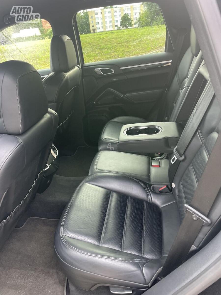 Porsche Cayenne 2013 in Pasvalys, with an engine capacity of 4.20 L and mileage of 348 thousand km for 19200 €, photo 16 on AUTOMOTO.COM.LV