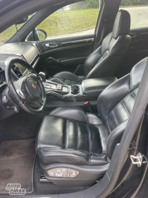 Porsche Cayenne 2013 in Pasvalys, with an engine capacity of 4.20 L and mileage of 348 thousand km for 19200 €, photo 17 on AUTOMOTO.COM.LV