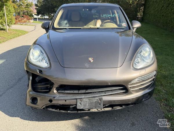Porsche Cayenne 2013 in Vilnius, with an engine capacity of 3.60 L and mileage of 350 thousand km for 6900 €, photo 4 on AUTOMOTO.COM.LV