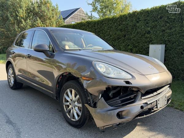 Porsche Cayenne 2013 in Vilnius, with an engine capacity of 3.60 L and mileage of 350 thousand km for 6900 €, photo 5 on AUTOMOTO.COM.LV