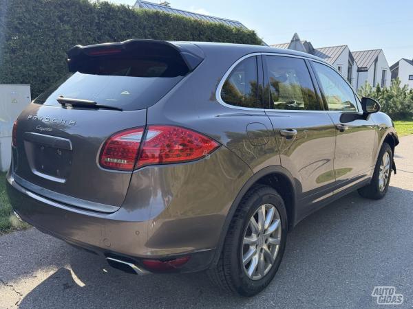 Porsche Cayenne 2013 in Vilnius, with an engine capacity of 3.60 L and mileage of 350 thousand km for 6900 €, photo 7 on AUTOMOTO.COM.LV