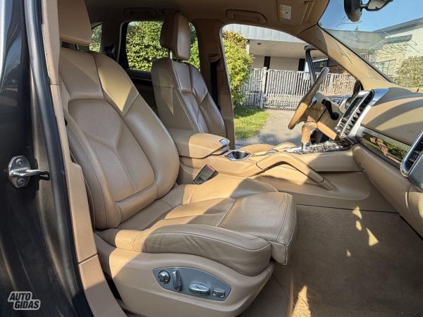 Porsche Cayenne 2013 in Vilnius, with an engine capacity of 3.60 L and mileage of 350 thousand km for 6900 €, photo 10 on AUTOMOTO.COM.LV