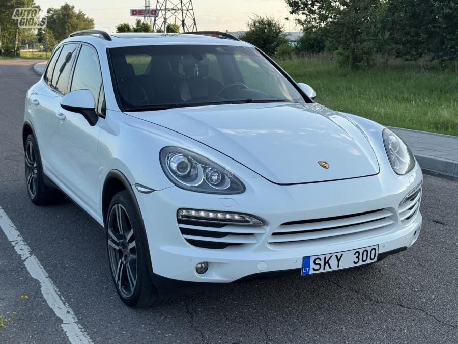 Porsche Cayenne 2013 in Kaunas, with an engine capacity of 3.00 L and mileage of 210 thousand km for 13200 €, photo 8 on AUTOMOTO.COM.LV