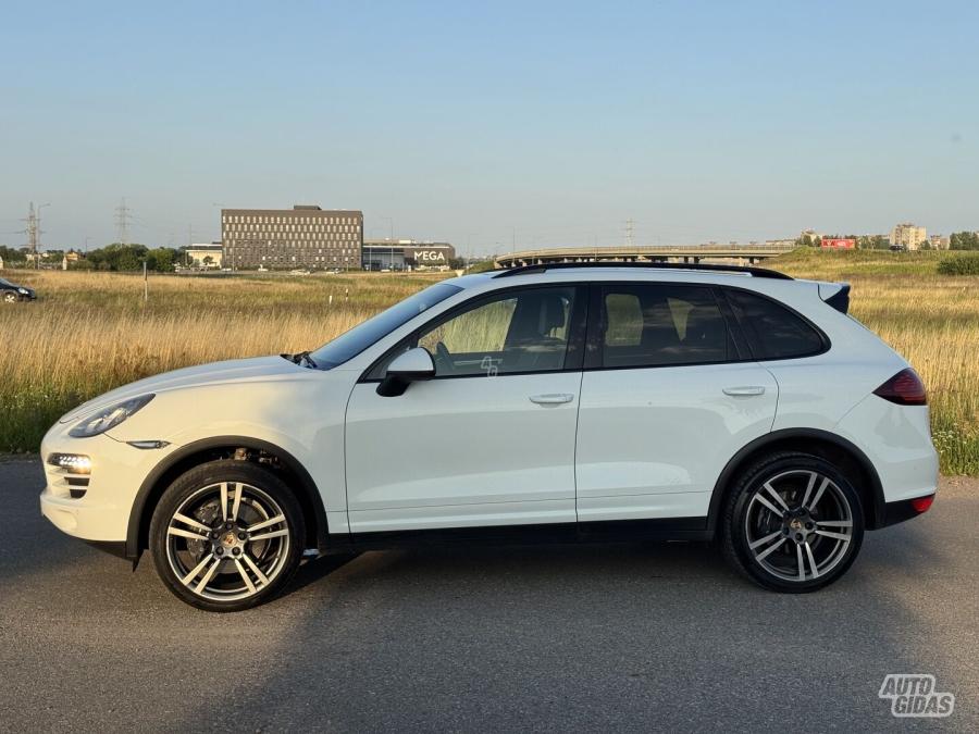 Porsche Cayenne 2013 in Kaunas, with an engine capacity of 3.00 L and mileage of 210 thousand km for 13200 €, photo 11 on AUTOMOTO.COM.LV