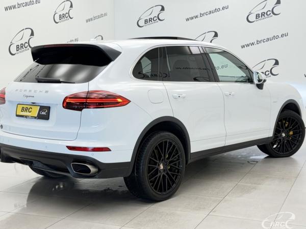 Porsche Cayenne 2014 in Vilnius, with an engine capacity of 2.97 L and mileage of 275 thousand km for 19000 €, photo 3 on AUTOMOTO.COM.LV
