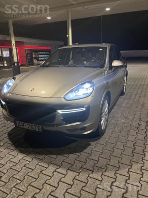 Porsche Cayenne 2015 in Riga, with an engine capacity of 3.60 L and mileage of 0 thousand km for 36000 €, photo 4 on AUTOMOTO.COM.LV