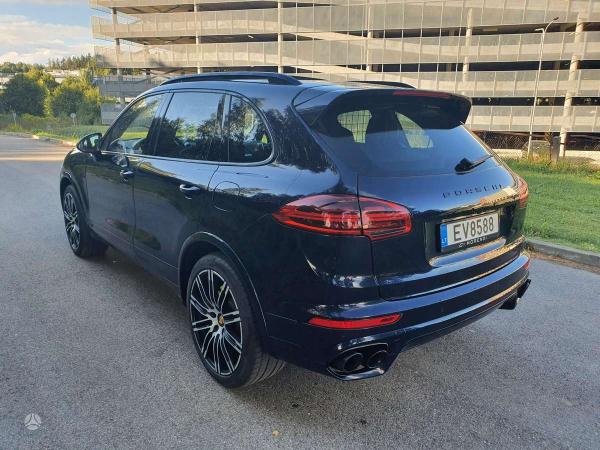 Porsche Cayenne 2015 in Vilnius, with an engine capacity of 3.00 L and mileage of 170 thousand km for 30000 €, photo 2 on AUTOMOTO.COM.LV