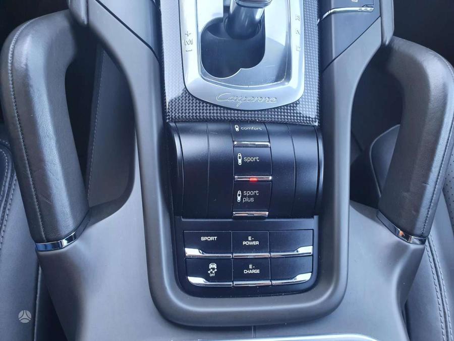 Порше Каен 2015 в Вильнюс, объемом двигателя 3.00 л и пробегом 170 тыс. км за 30000 €, фото 19 на AUTOMOTO.COM.LV