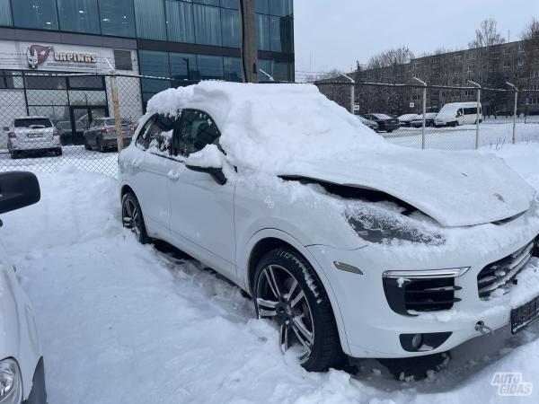 Porsche Cayenne 2016 in Kaunas, with an engine capacity of 3.60 L and mileage of 175 thousand km for 12600 €, photo 5 on AUTOMOTO.COM.LV