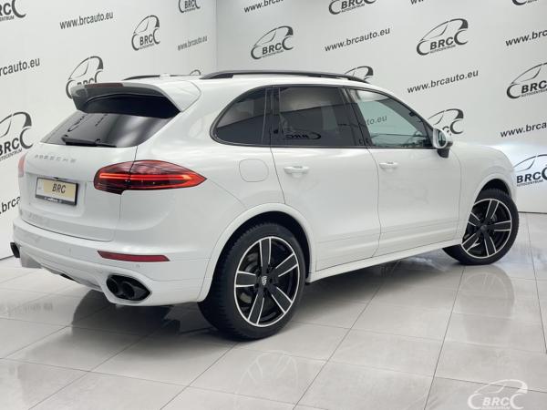 Porsche Cayenne 2016 Viļņa, ar dzinēja tilpumu 3.60 L un nobraukumu 117 tūkst. km par 18900 €, foto 2 vietnē AUTOMOTO.COM.LV
