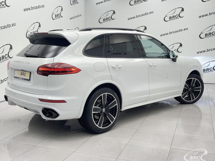 Porsche Cayenne 2016 in Vilnius, with an engine capacity of 3.60 L and mileage of 117 thousand km for 18900 €, photo 2 on AUTOMOTO.COM.LV