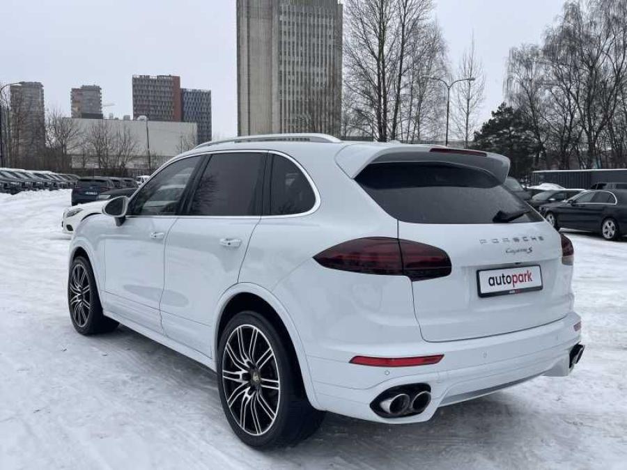 Porsche Cayenne 2016 in Vilnius, with an engine capacity of 3.60 L and mileage of 164 thousand km for 25900 €, photo 3 on AUTOMOTO.COM.LV