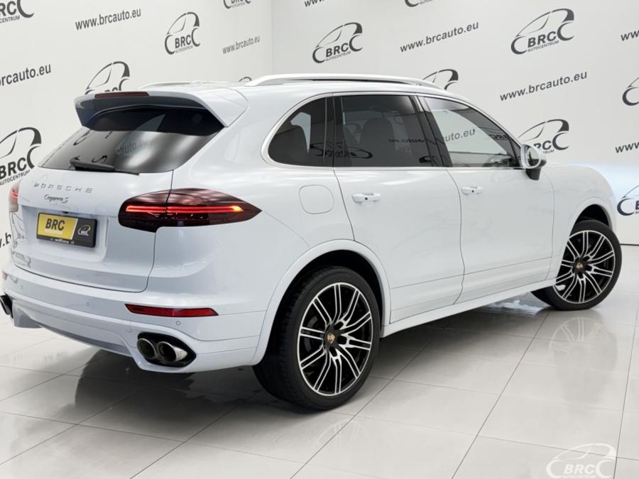 Porsche Cayenne 2016 in Vilnius, with an engine capacity of 3.60 L and mileage of 164 thousand km for 26500 €, photo 3 on AUTOMOTO.COM.LV