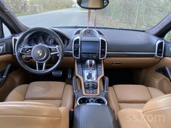 Porsche Cayenne 2016 in Riga, with an engine capacity of 3.60 L and mileage of 115 thousand km for 35800 €, photo 10 on AUTOMOTO.COM.LV