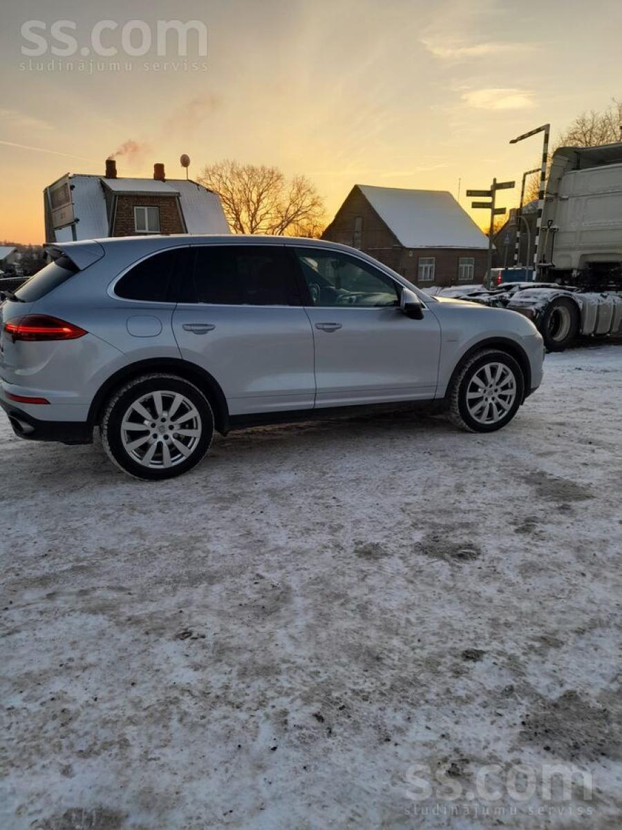 Porsche Cayenne 2016 Rīga, ar dzinēja tilpumu 3.00 L un nobraukumu 276 tūkst. km par 23999 €, foto 1 vietnē AUTOMOTO.COM.LV