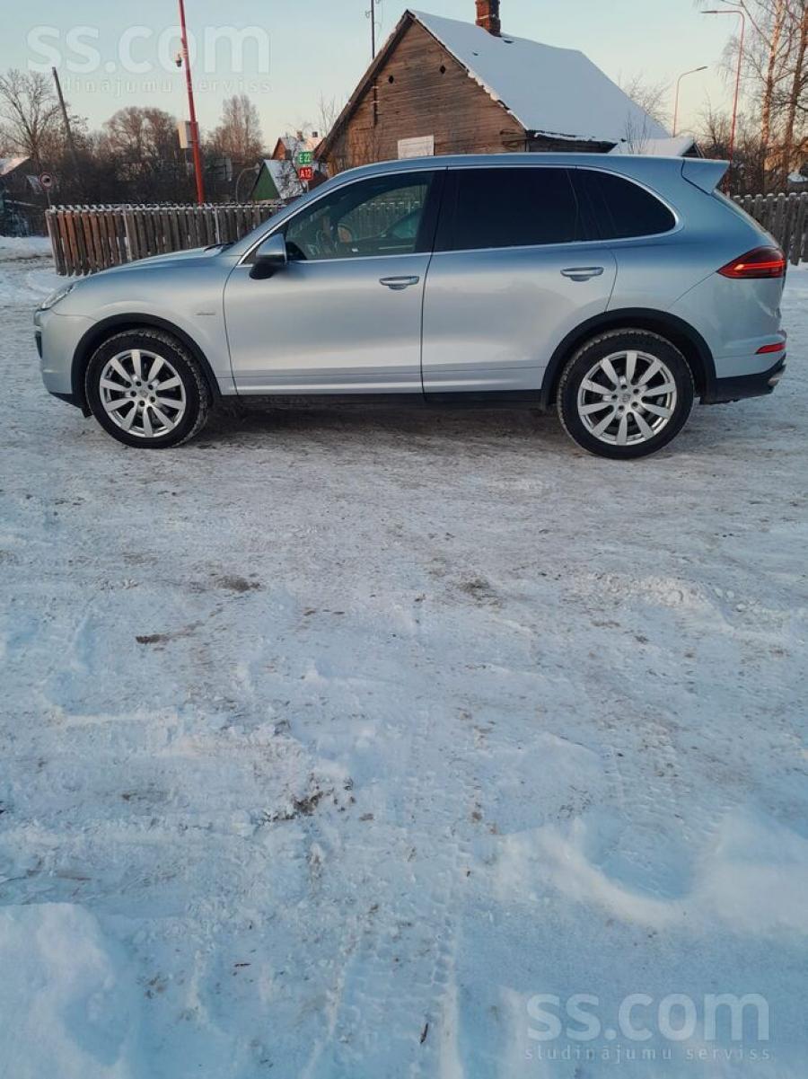Porsche Cayenne 2016 Rīga, ar dzinēja tilpumu 3.00 L un nobraukumu 276 tūkst. km par 23999 €, foto 3 vietnē AUTOMOTO.COM.LV