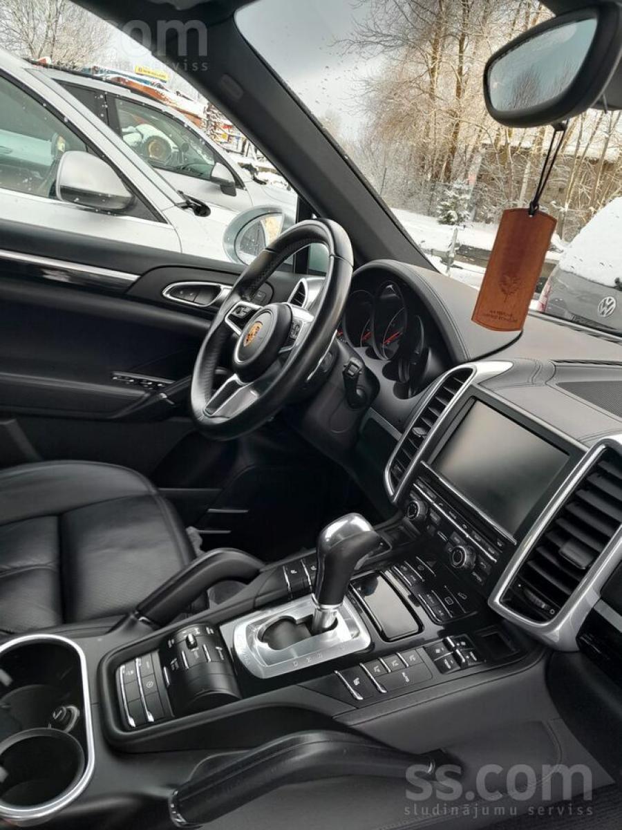 Porsche Cayenne 2016 Rīga, ar dzinēja tilpumu 3.00 L un nobraukumu 276 tūkst. km par 23999 €, foto 6 vietnē AUTOMOTO.COM.LV