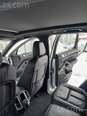 Porsche Cayenne 2016 Rīga, ar dzinēja tilpumu 3.00 L un nobraukumu 276 tūkst. km par 23999 €, foto 9 vietnē AUTOMOTO.COM.LV