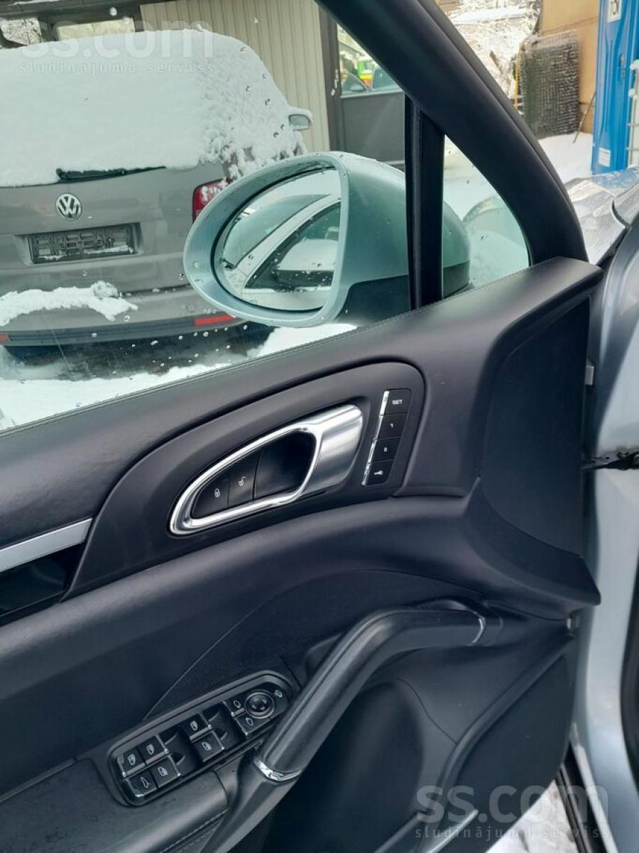 Porsche Cayenne 2016 Rīga, ar dzinēja tilpumu 3.00 L un nobraukumu 276 tūkst. km par 23999 €, foto 12 vietnē AUTOMOTO.COM.LV