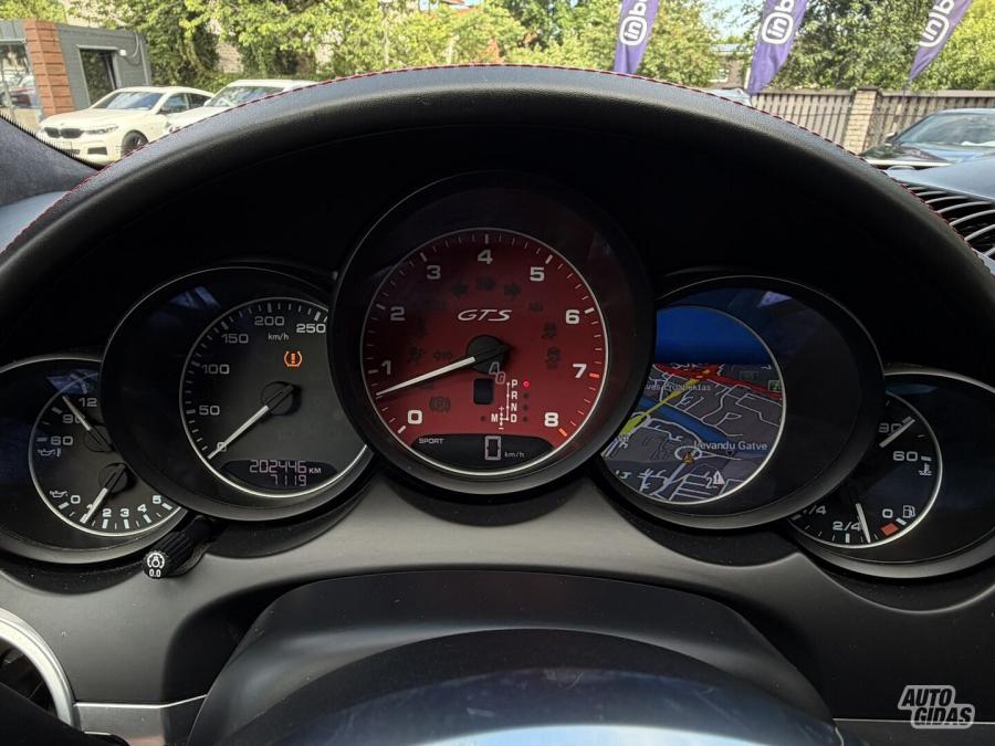Porsche Cayenne 2016 Viļņa, ar dzinēja tilpumu 3.60 L un nobraukumu 202 tūkst. km par 24000 €, foto 23 vietnē AUTOMOTO.COM.LV