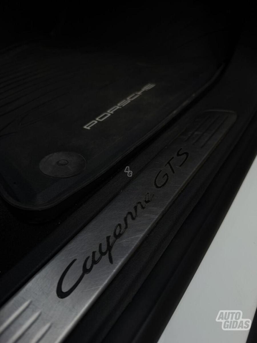 Porsche Cayenne 2016 Viļņa, ar dzinēja tilpumu 3.60 L un nobraukumu 202 tūkst. km par 24000 €, foto 18 vietnē AUTOMOTO.COM.LV