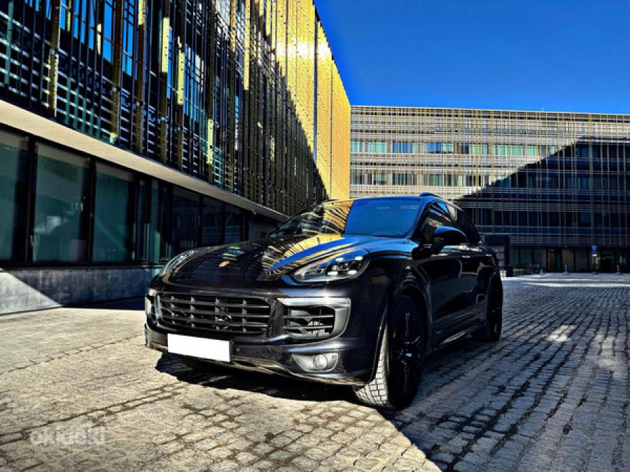 Porsche Cayenne 2016 Tallina, ar dzinēja tilpumu 3.00 L un nobraukumu 210 tūkst. km par 31000 €, foto 1 vietnē AUTOMOTO.COM.LV